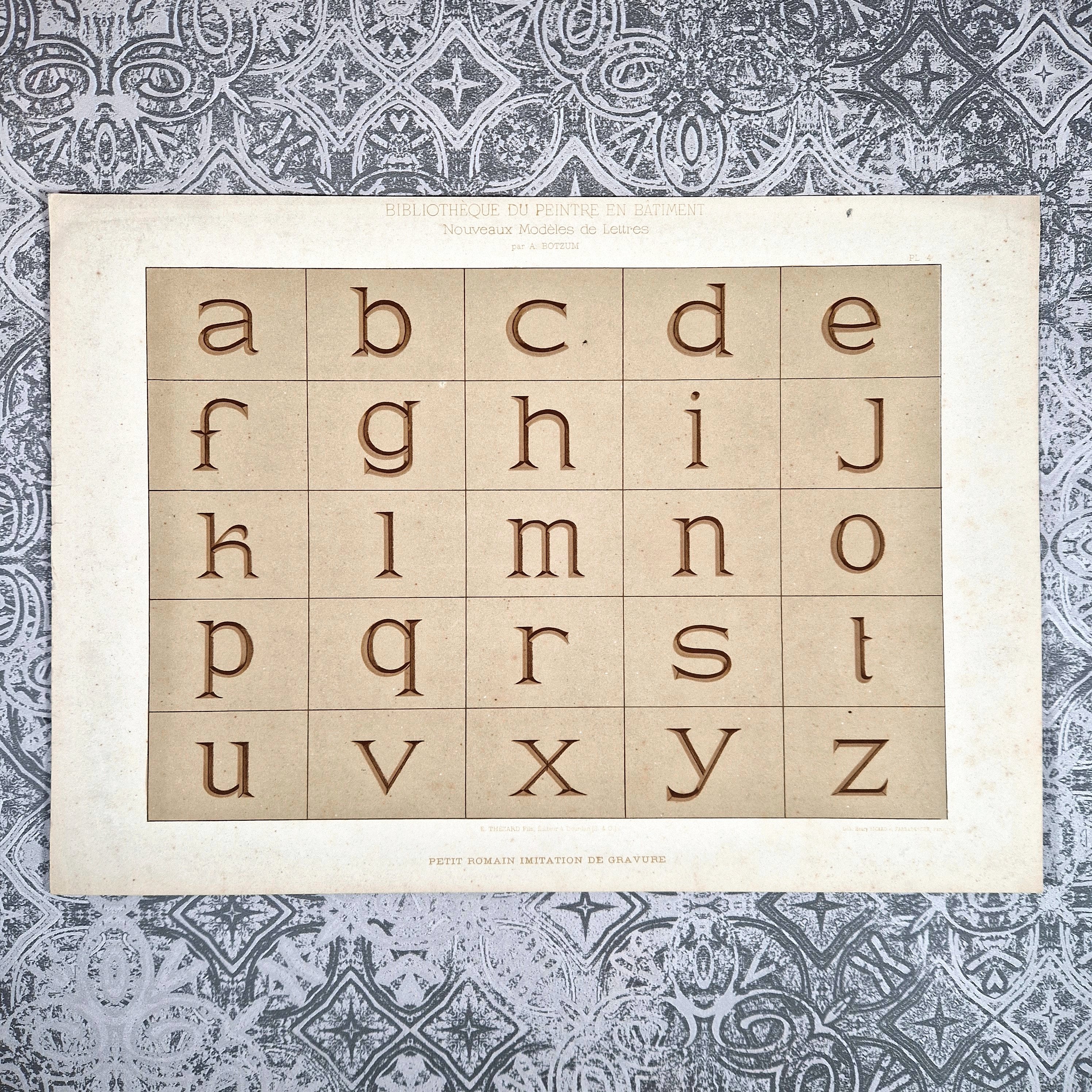 Alphabet romain gravé - Lettrage A. Botzum – Brocante Jolbro